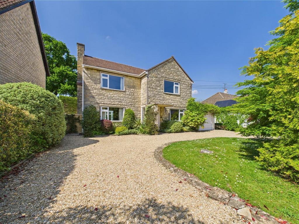Hill Corner Road, Chippenham SN15 3 bed detached house - £475,000