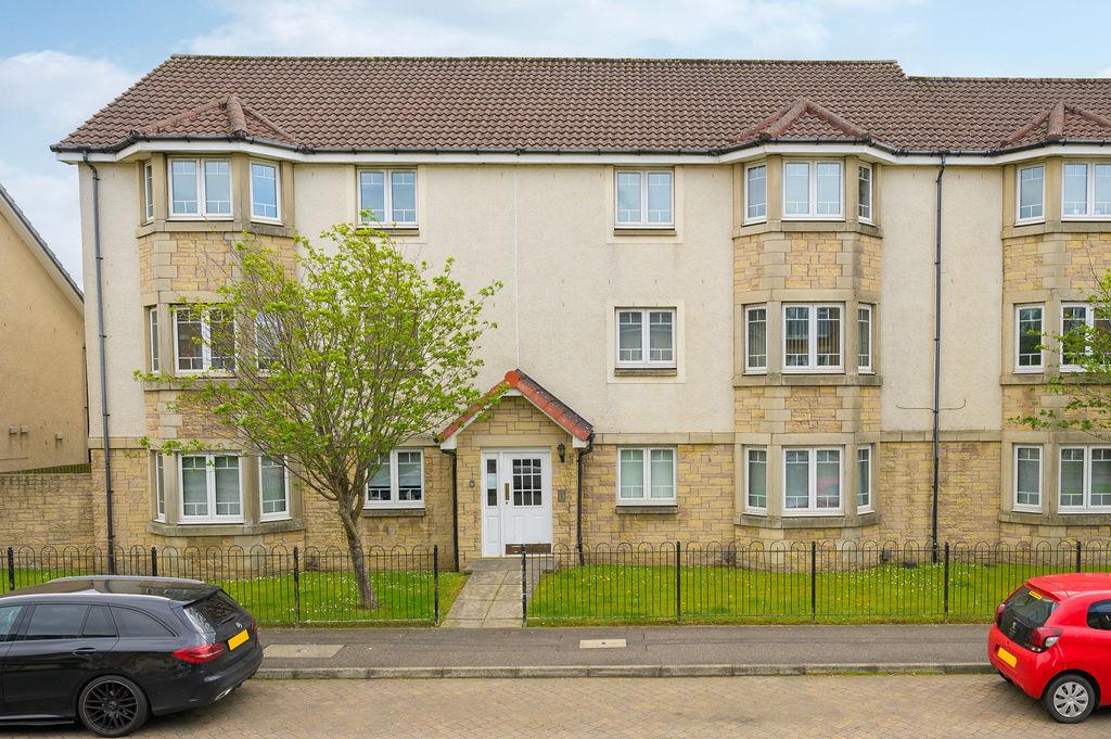 Leyland Road, Bathgate, West Lothian... 2 bed flat for sale - £130,000