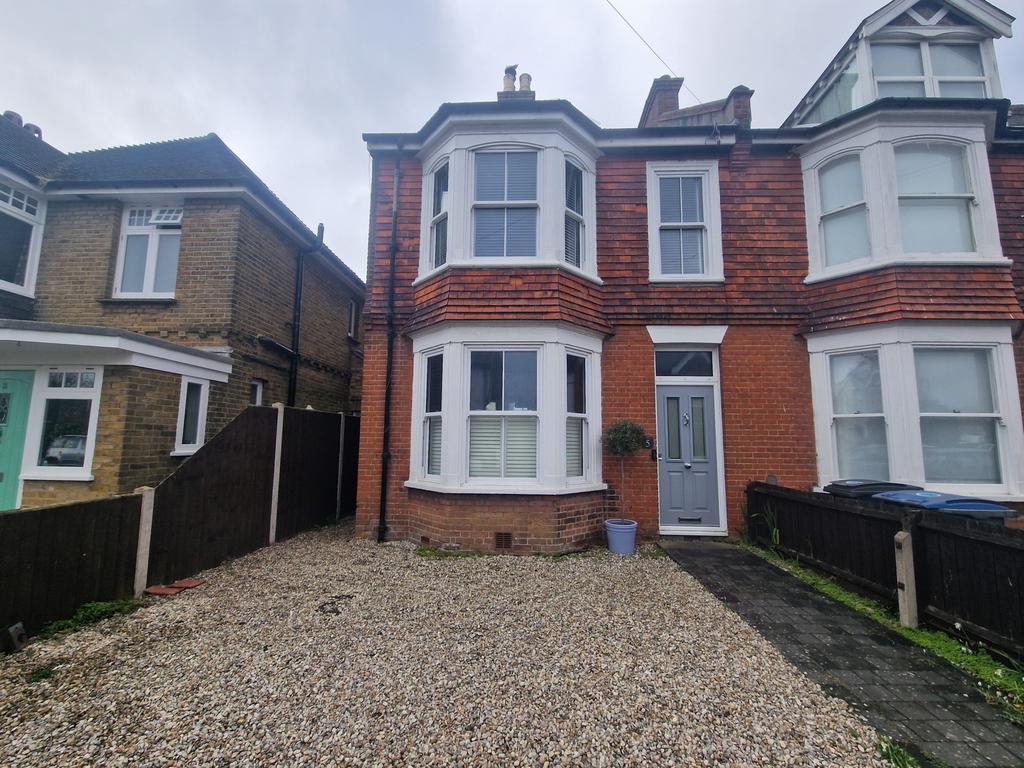 Herschell Road East, Deal, CT14 4 bed house - £1,850 pcm (£427 pw)