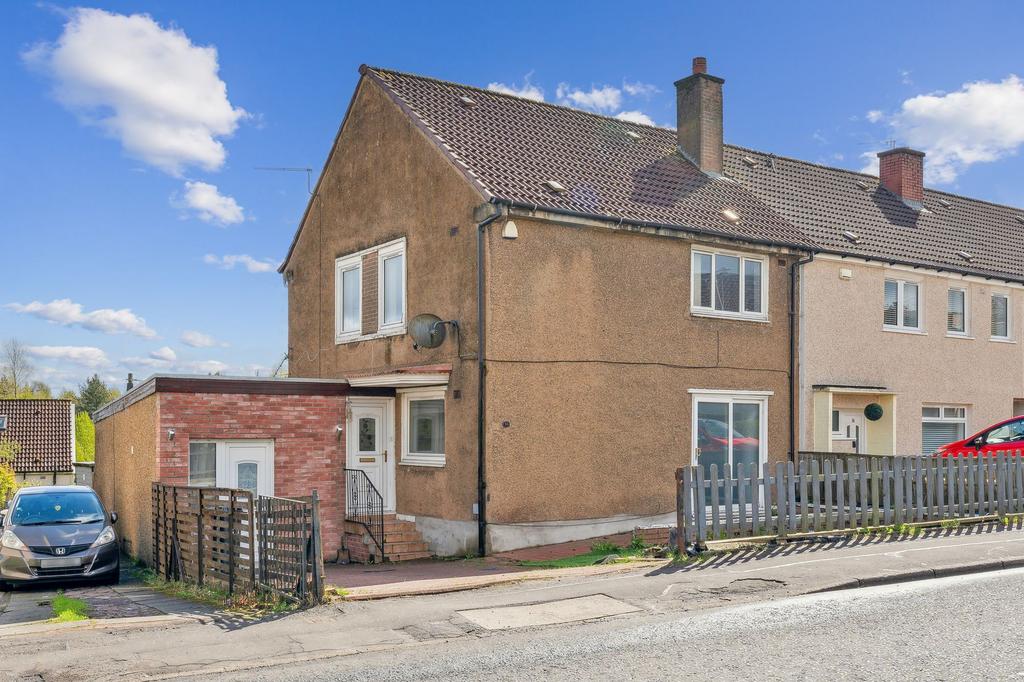 Skirsa Street, Summerston, Glasgow... 5 bed house - £155,000
