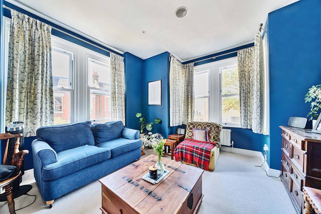 Lambert Road, Brixton, London, SW2 3 bed maisonette for sale - £800,000