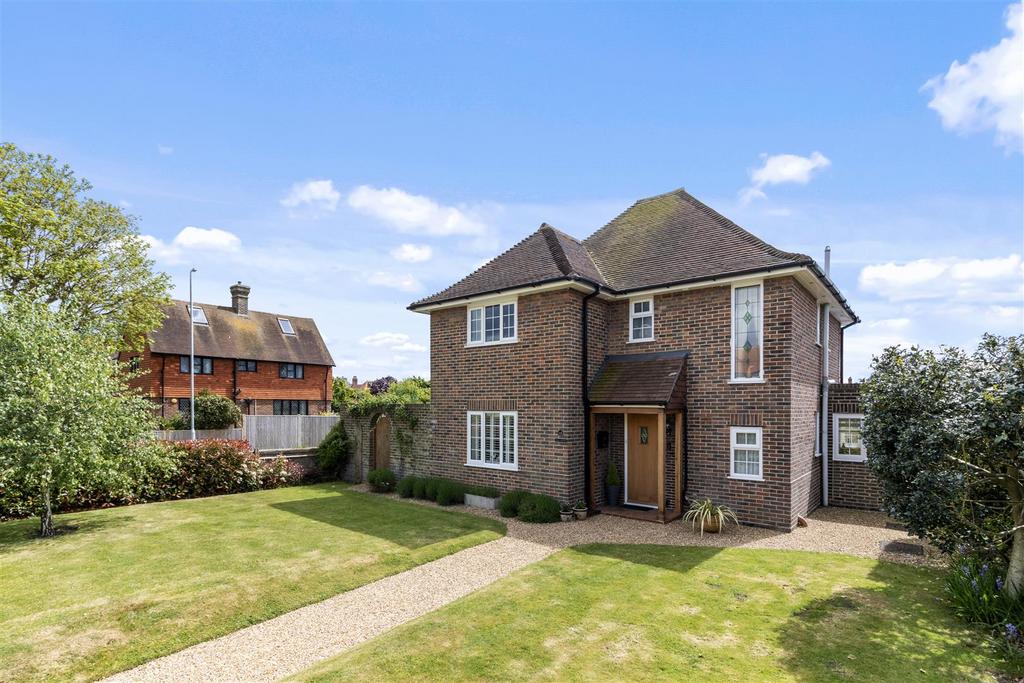 Sutton Road, SEAFORD 3 bed detached house for sale - £565,000