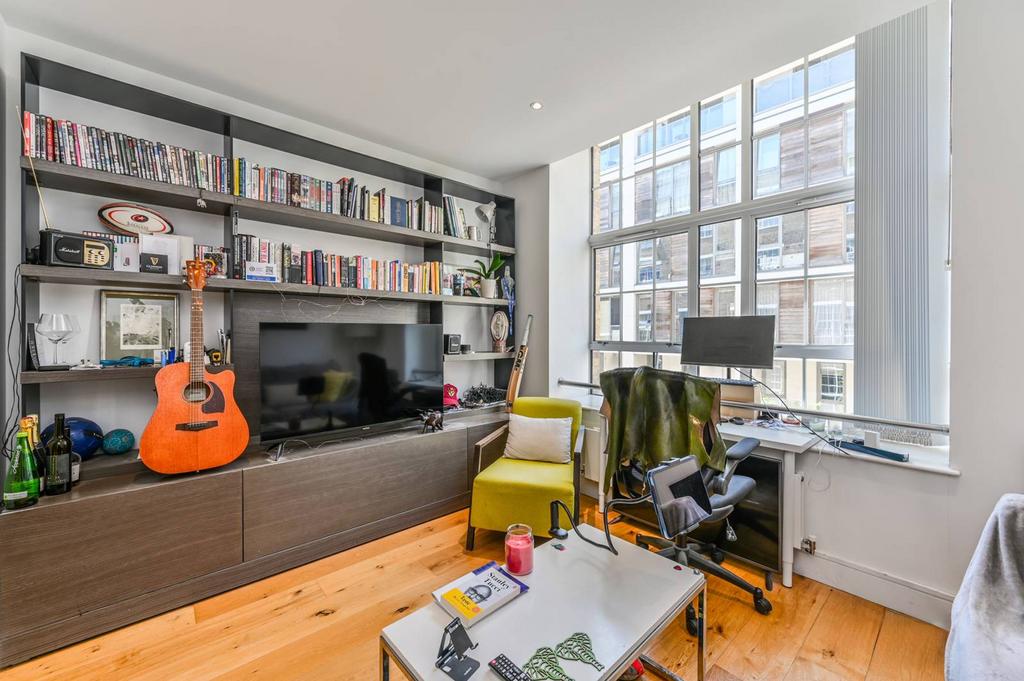 Clapham Road, SW9, Oval, London, SW9 Studio - £1,650 pcm (£381 pw)