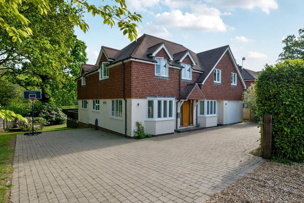 Old Kiln Close, Churt, Farnham, GU10 5 bed detached house for sale - £ ...