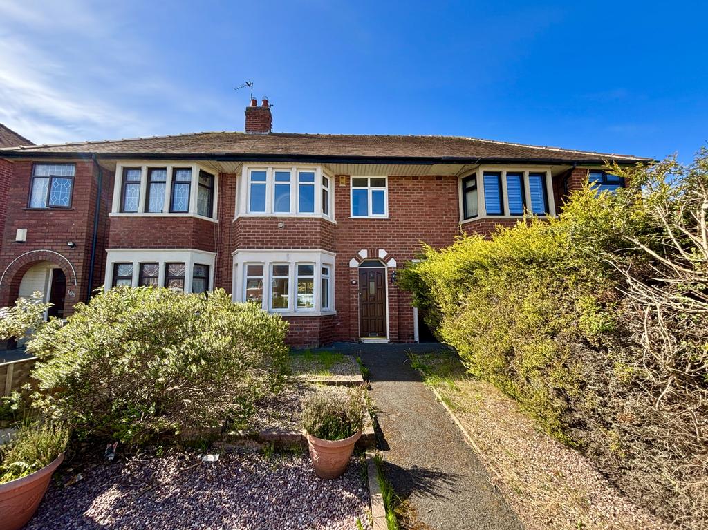 Mansfield Road, Layton FY3 3 bed terraced house for sale - £105,000