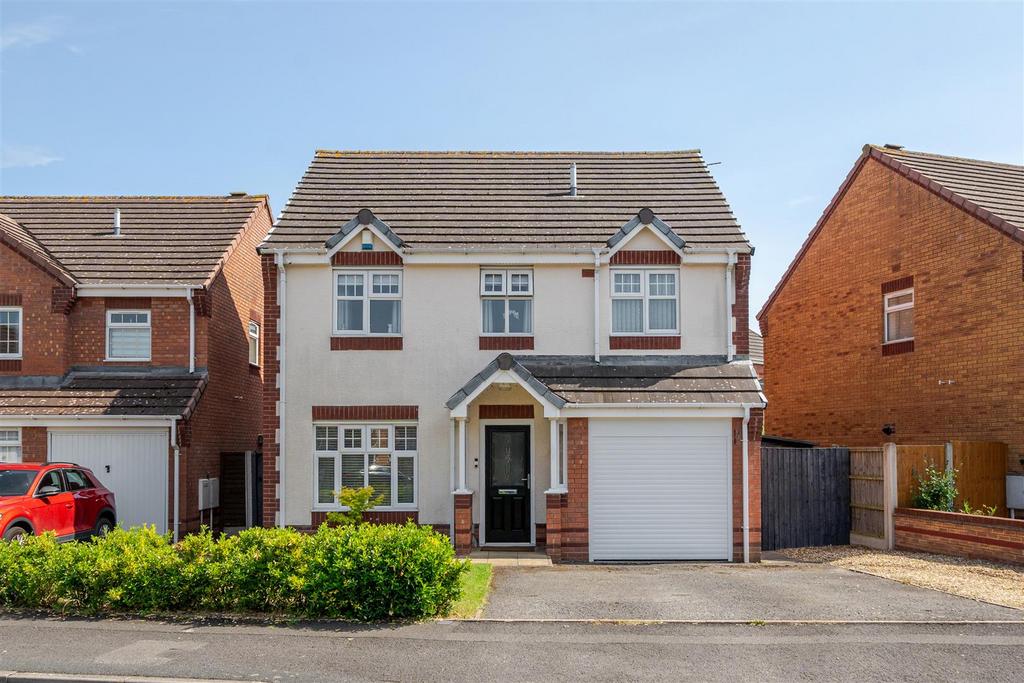 Castle Acre Road, Telford TF1 4 bed house - £350,000
