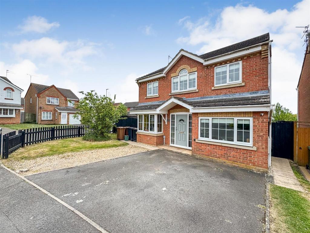 Keld Close, Corby NN18 4 bed detached house - £365,000