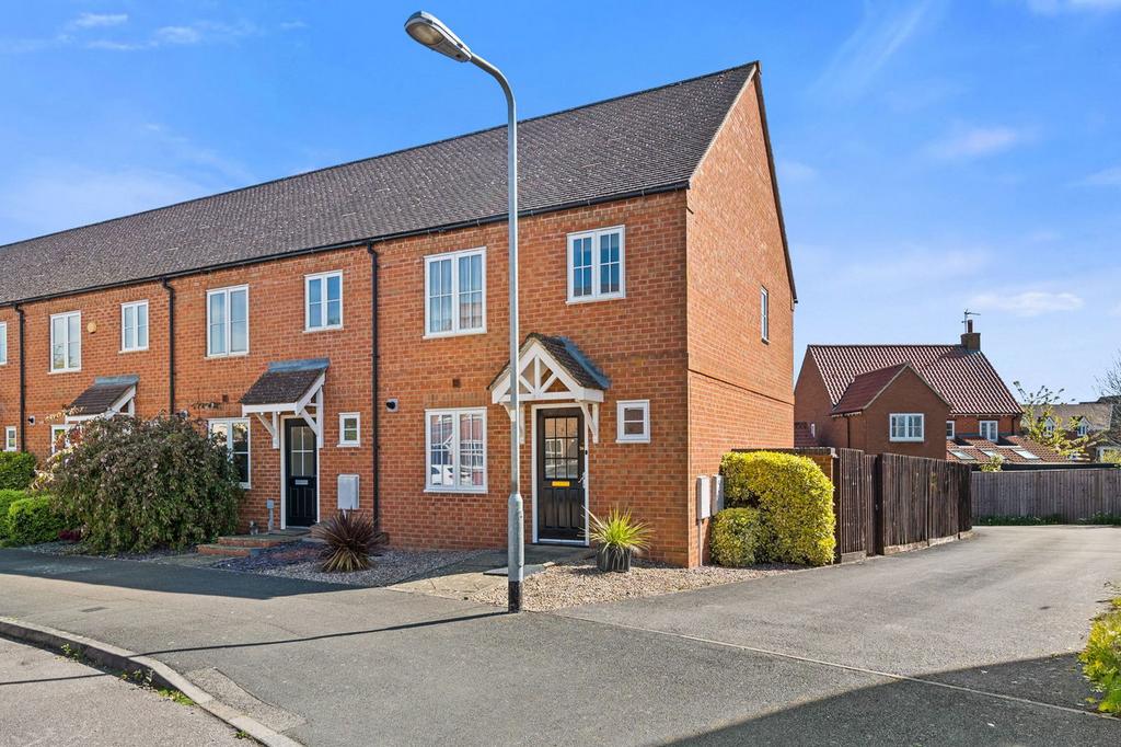 Rose Hill Way, Mawsley NN14 3 bed end of terrace house for sale - £279,950
