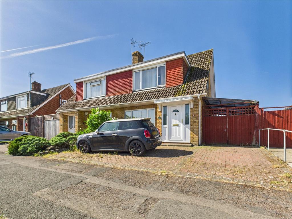 Chatsworth Avenue, Tuffley... 3 bed semi-detached house - £250,000