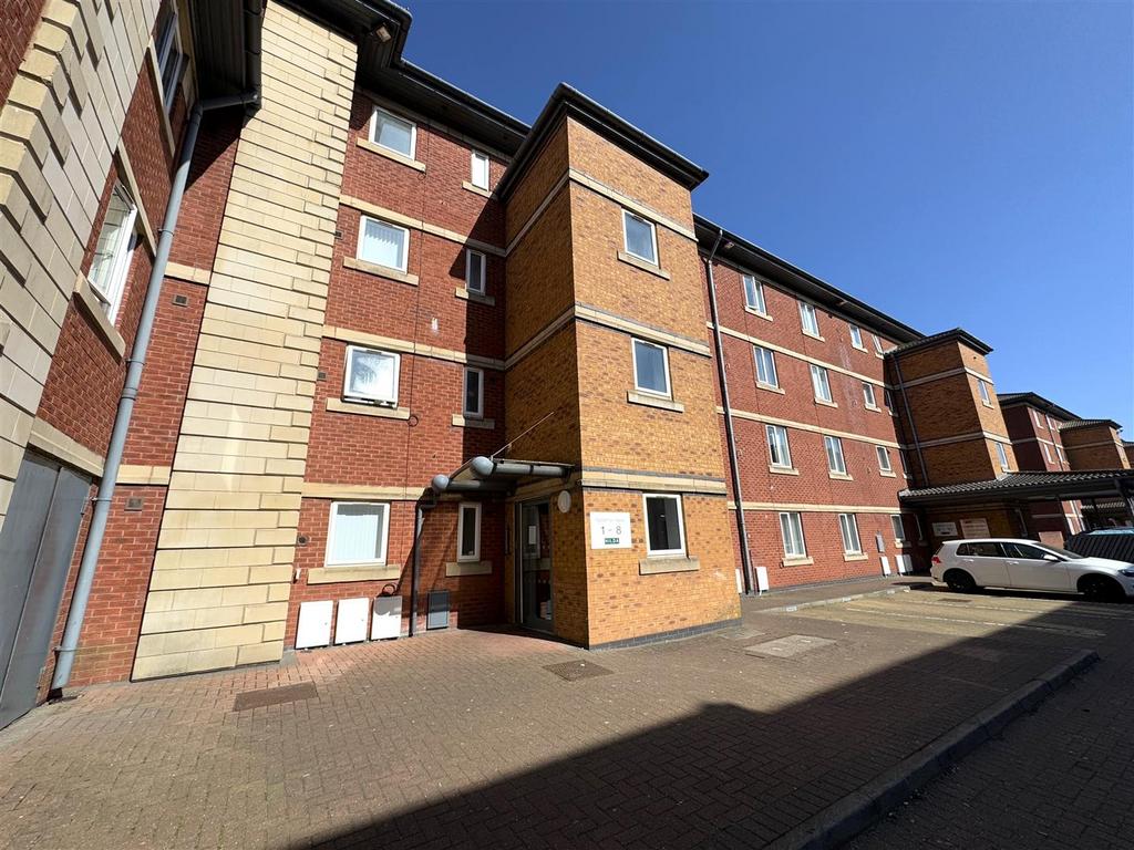 Harbour Walk, Hartlepool 2 bed apartment - £675 pcm (£156 pw)