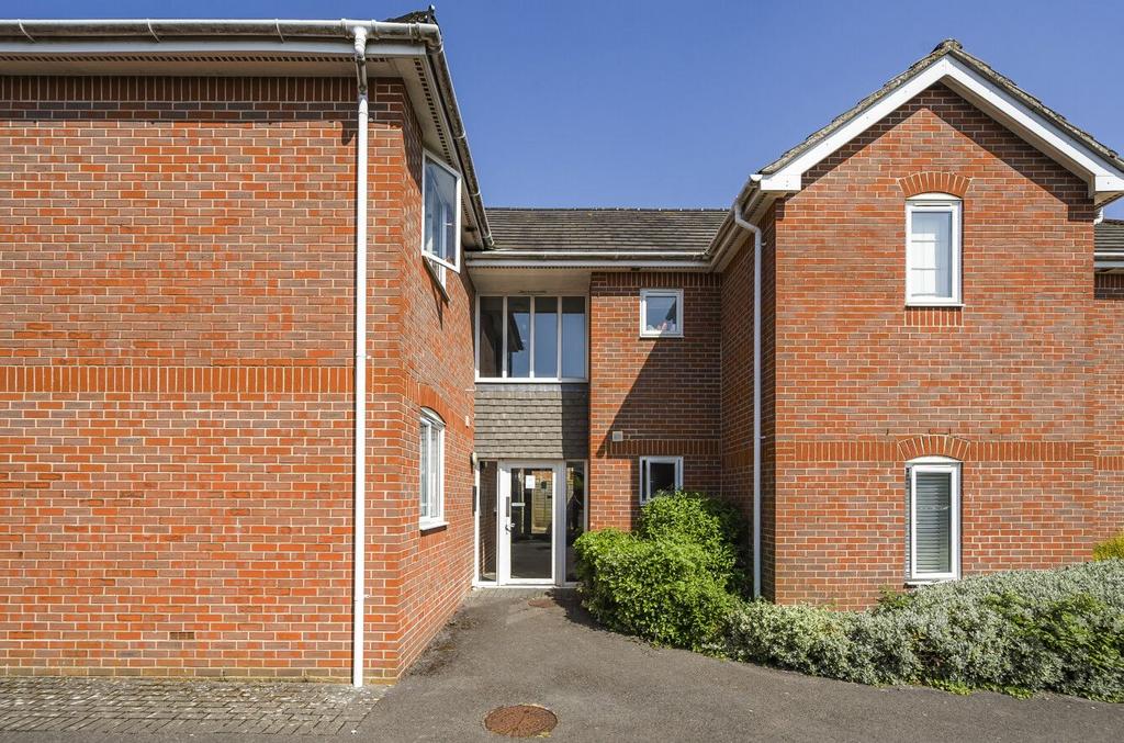 Millway Road, Andover, SP10 3GF 1 bed flat for sale - £150,000