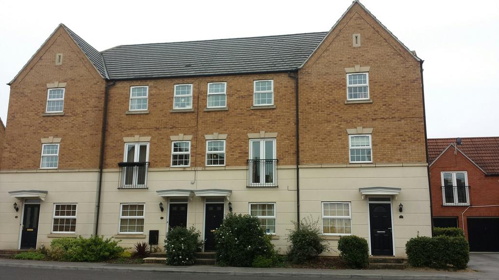Fulmen Close, St Georges Park, Lincoln 3 bed townhouse - £950 pcm (£219 pw)