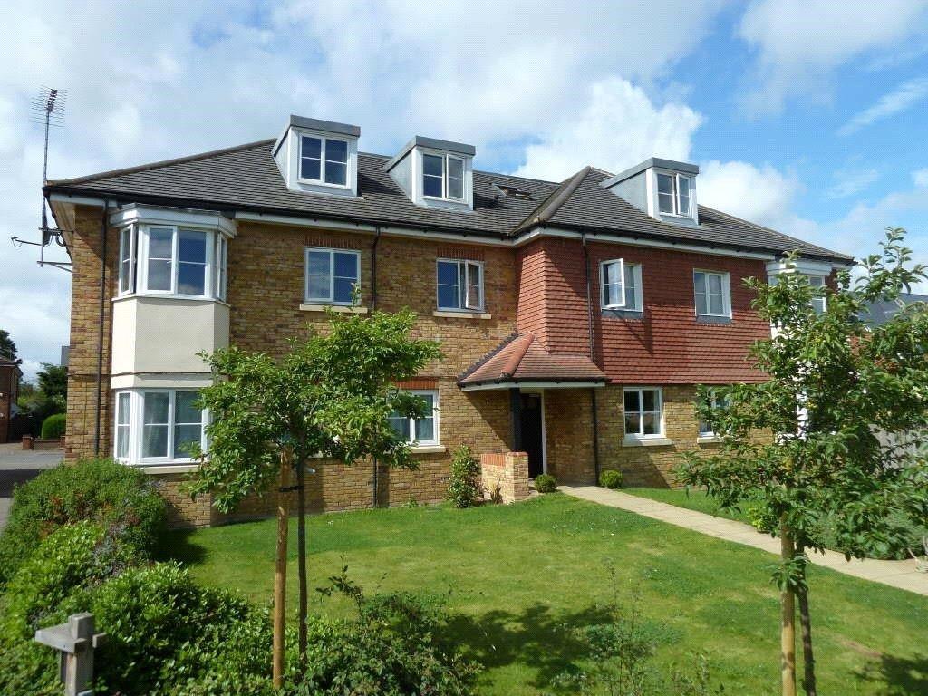 Eythorne Court, Epsom KT17 2 bed apartment to rent - £1,650 pcm (£381 pw)