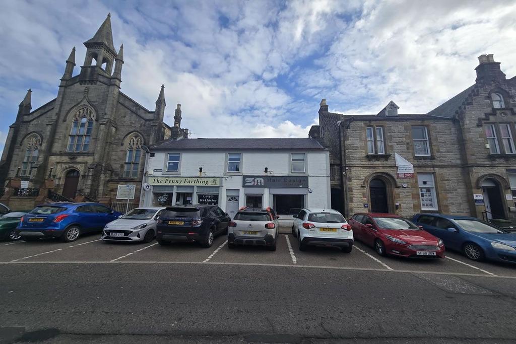 The Cross, Dalry KA24 3 bed flat - £72,000