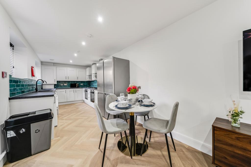 153, Leopold Road L7 2 bed house share to rent - £563 pcm (£130 pw)