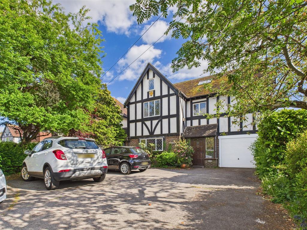 Poulters Lane, Worthing, BN14 7SY 6 bed detached house for sale - £700,000