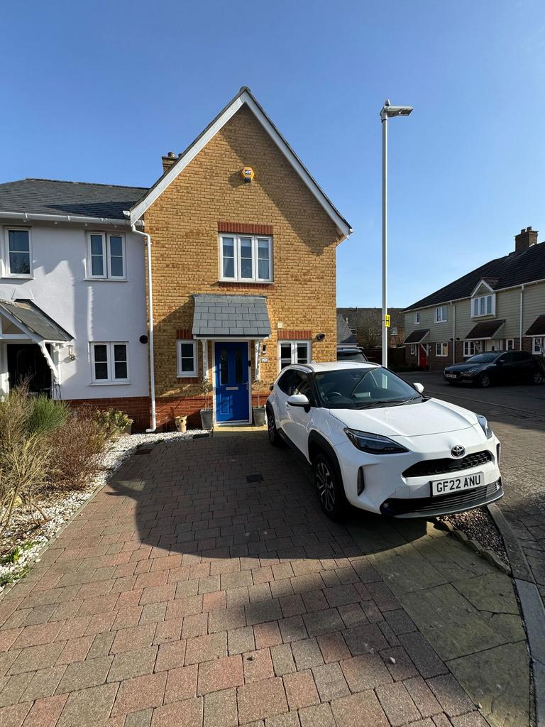 Staplehurst, Kent 2 bed end of terrace house - £1,300 pcm (£300 pw)