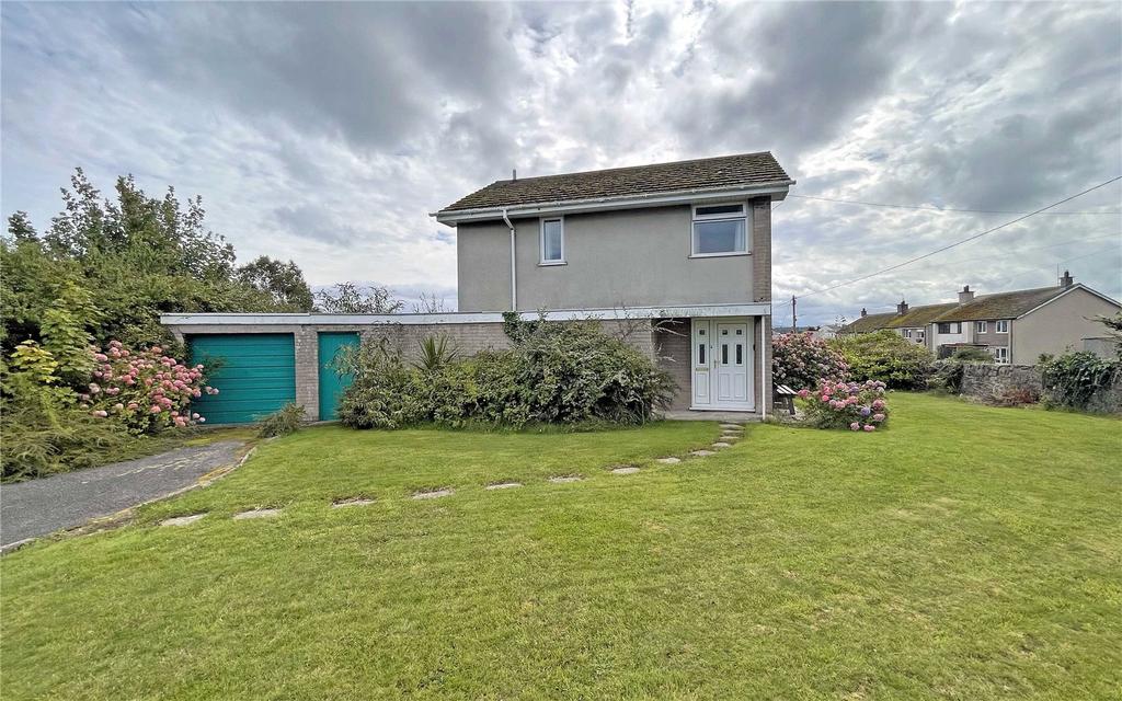 Moelfre, Isle of Anglesey, LL72 3 bed detached house for sale - £259,950
