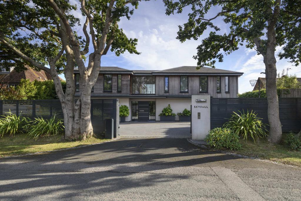 Smugglers Lane, Bosham, Chichester... 4 bed detached house - £4,950,000