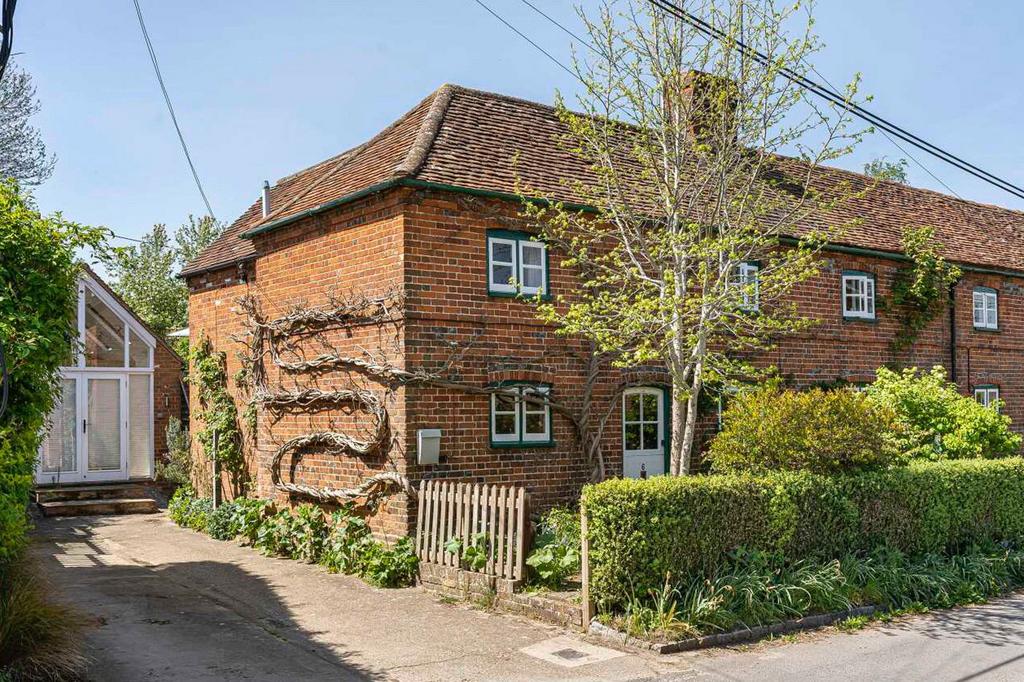 The Row, Watlington OX49 3 bed end of terrace house for sale - £525,000