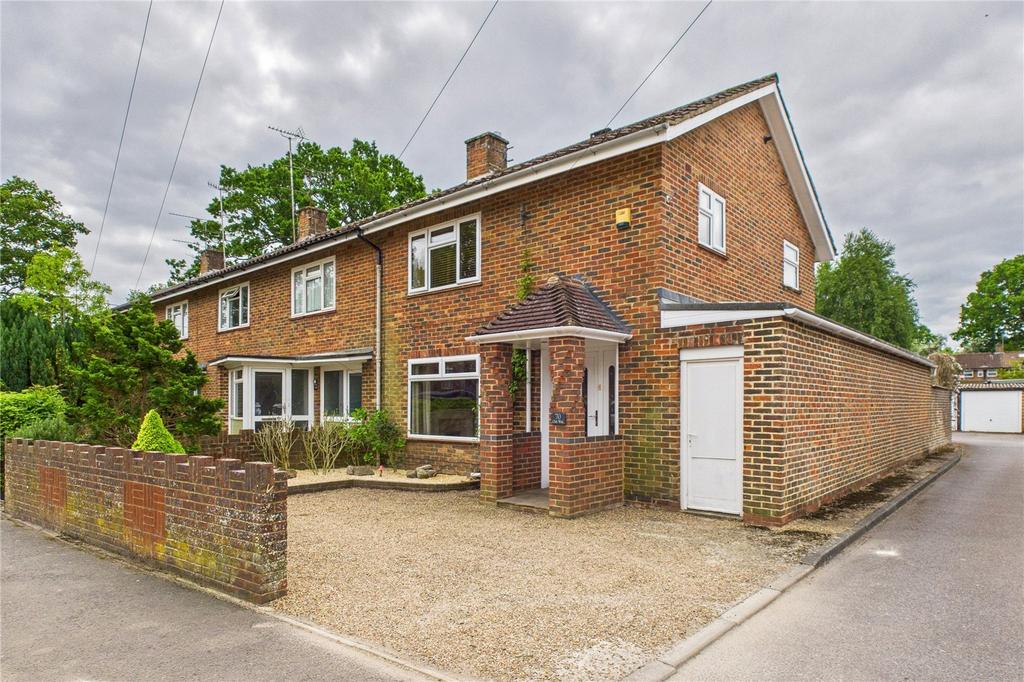 Oak Way, Northgate, Crawley, West... 3 bed end of terrace house - £400,000