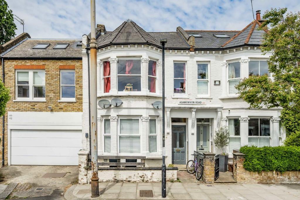 Agamemnon Road, London NW6 2 bed flat - £2,383 pcm (£550 pw)