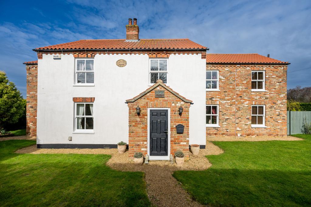 High Road, Newton-in-the-isle 4 bed cottage for sale - £750,000