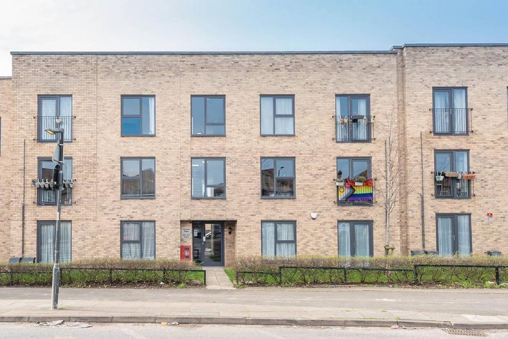 Harrow View, Harrow, HA2 2 bed flat for sale - £425,000