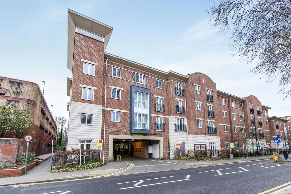Park View, Grenfell Road, Maidenhead... 2 bed flat to rent - £1,500 pcm ...