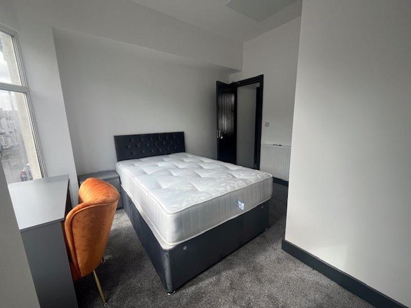 Modern 4-Bedroom HMO – All En-Suite... 4 bed house to rent - £450 pcm ...