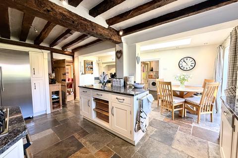 Houses for sale in Snitterfield, Warwickshire | OnTheMarket