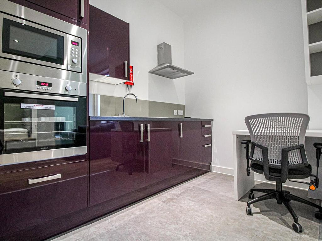 Apt 28, Q One Residence, Wade Lane LS2 Studio to rent - £810 pcm (£187 pw)