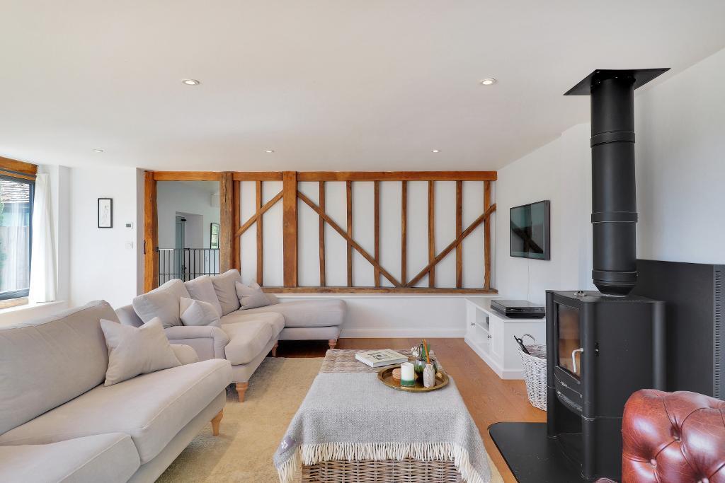 Plumtree Road, Hawkenbury, Kent, TN27... 5 bed barn conversion for sale ...