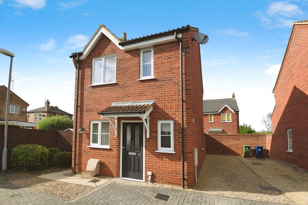 Granger Close, Wisbech... 2 bed detached house - £175,000