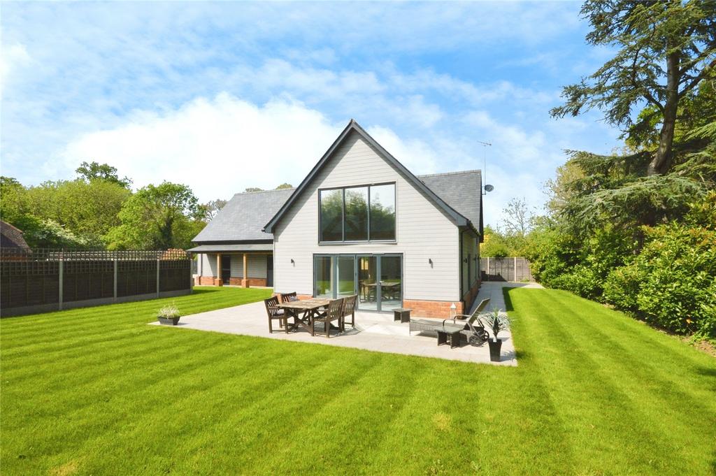 Howe Green, Great Hallingbury, Essex... 4 bed detached house - £1,150,000
