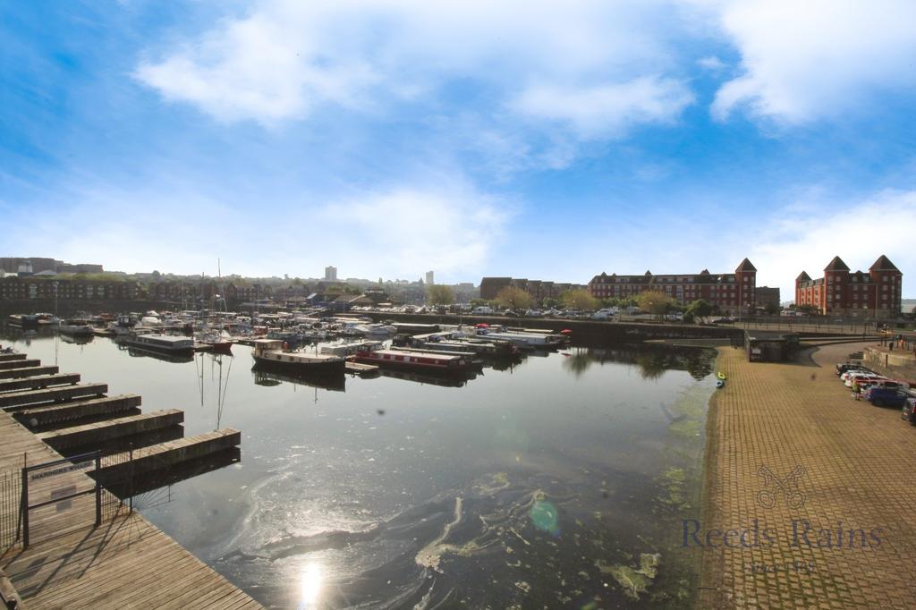 Mariners Wharf, Merseyside L3 3 bed apartment for sale - £300,000