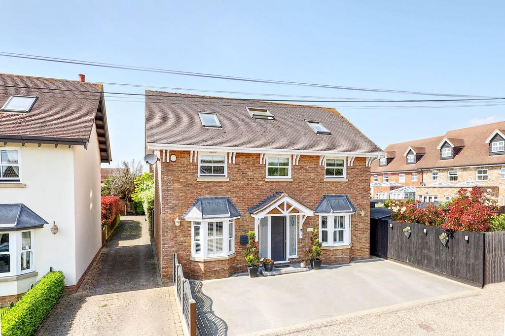 Eldon Road, Hoddesdon, EN11 5 bed detached house - £900,000