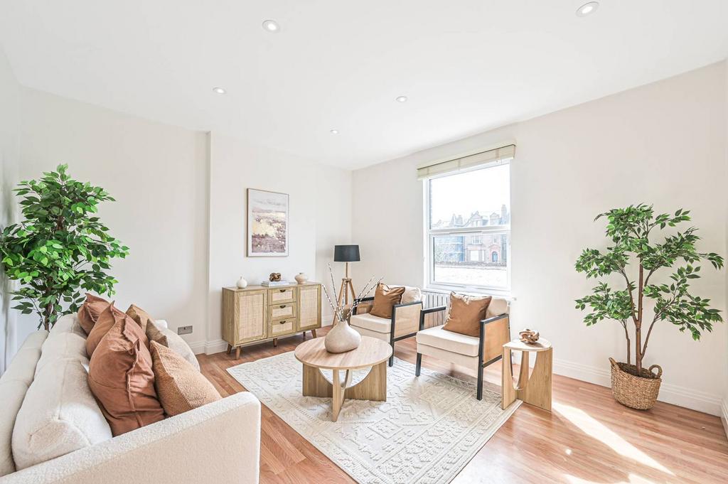 Canfield Place, South Hampstead... 3 bed maisonette - £850,000