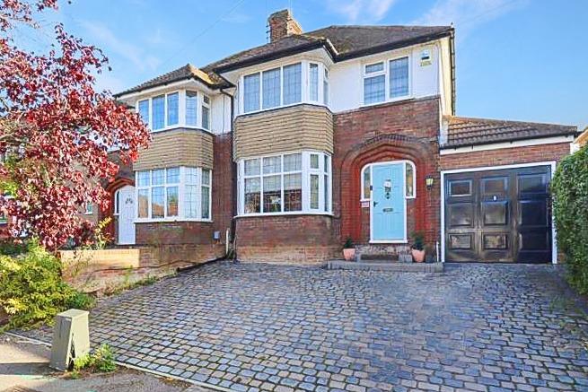 Manton Drive, Luton, Bedfordshire... 3 bed semi-detached house - £475,000