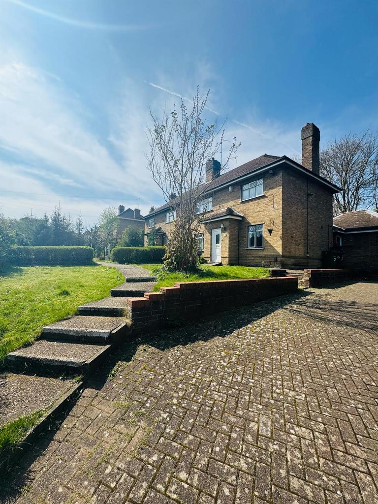 Cherry Orton Road, Orton Waterville PE2 4 bed semi-detached house - £ ...