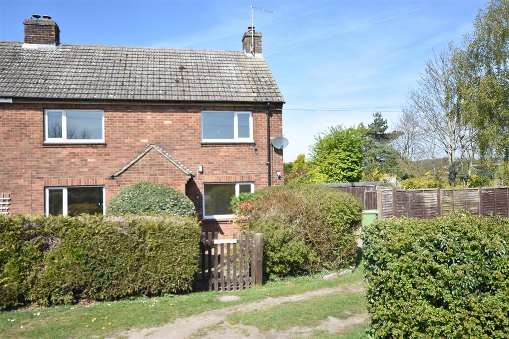 Fosse Road, Brough, Newark 3 bed house - £250,000
