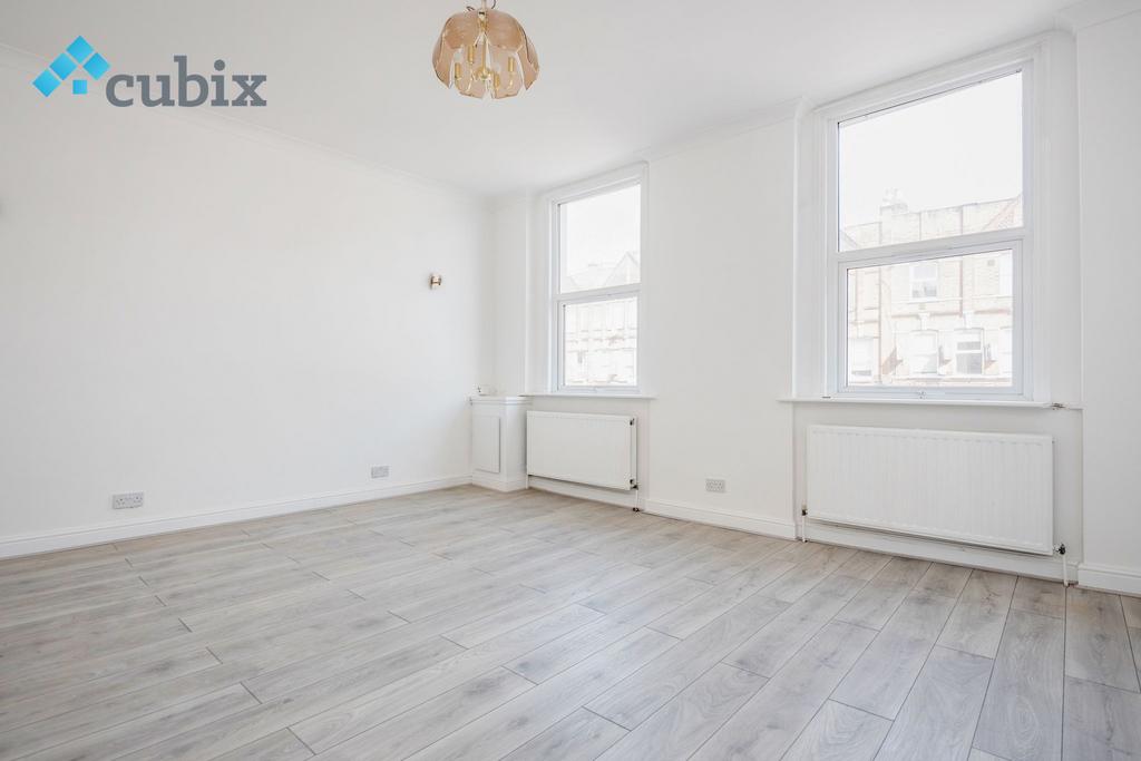 Lee High Road SE13 3 bed flat to rent - £2,197 pcm (£507 pw)