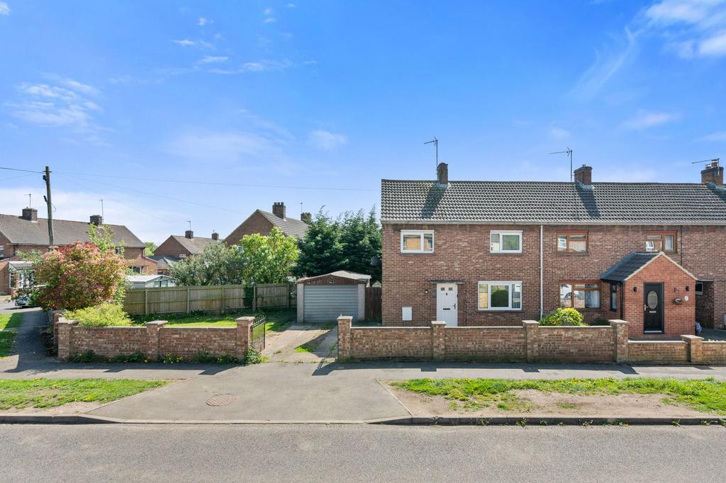 Chase View Road, Kettering NN14 3 bed end of terrace house for sale - £ ...