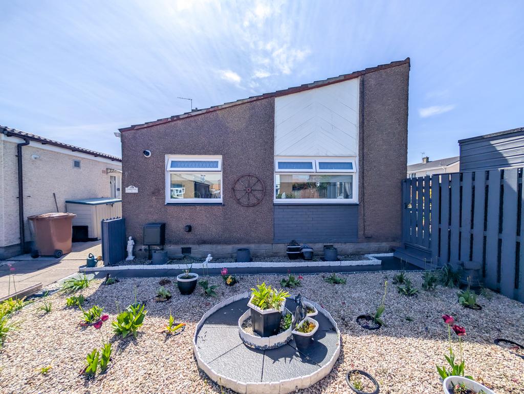 Harley Place, Saltcoats KA21 1 bed detached bungalow - £85,000