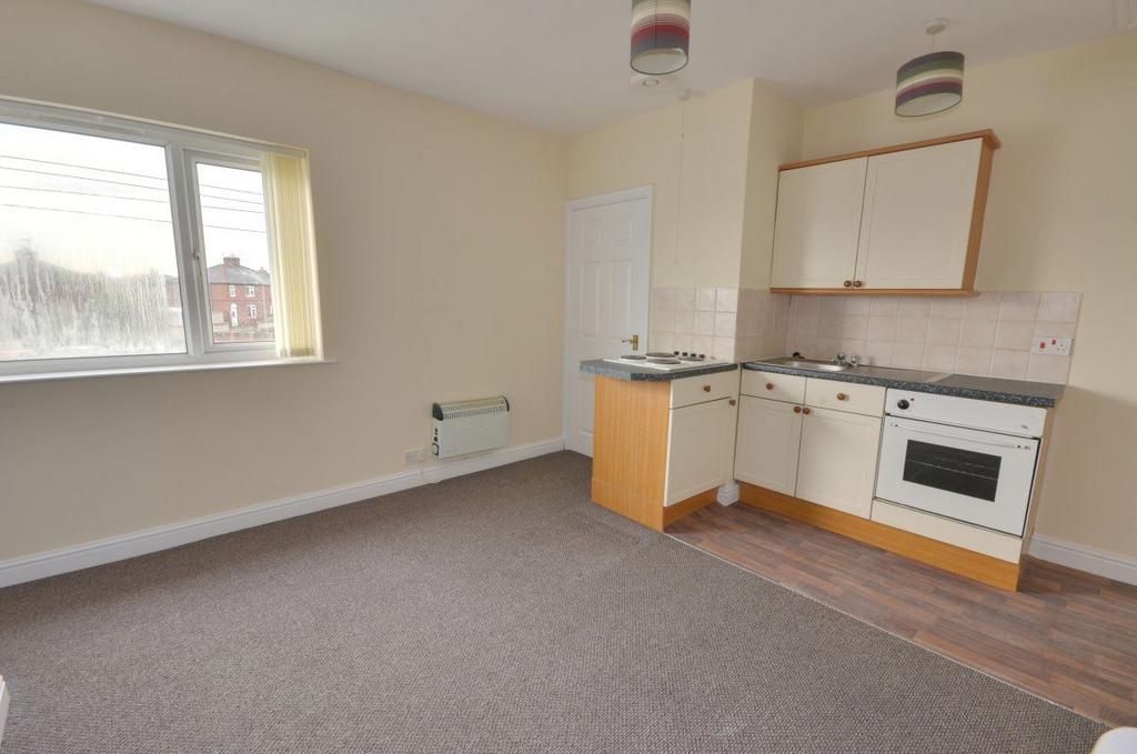 Airedale Road, Castleford, WF10 1 bed apartment to rent - £475 pcm (£ ...