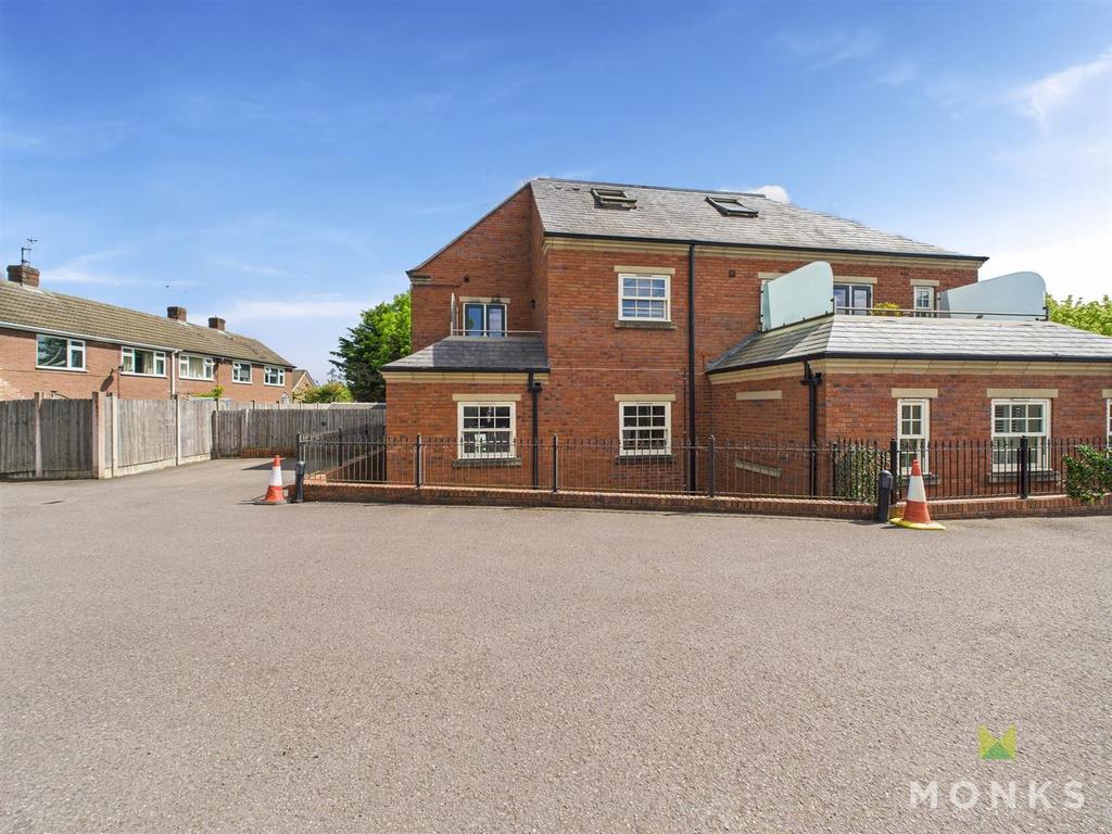 Stuart Court, Copthorne Road, Shrewsbury 2 bed apartment - £159,995
