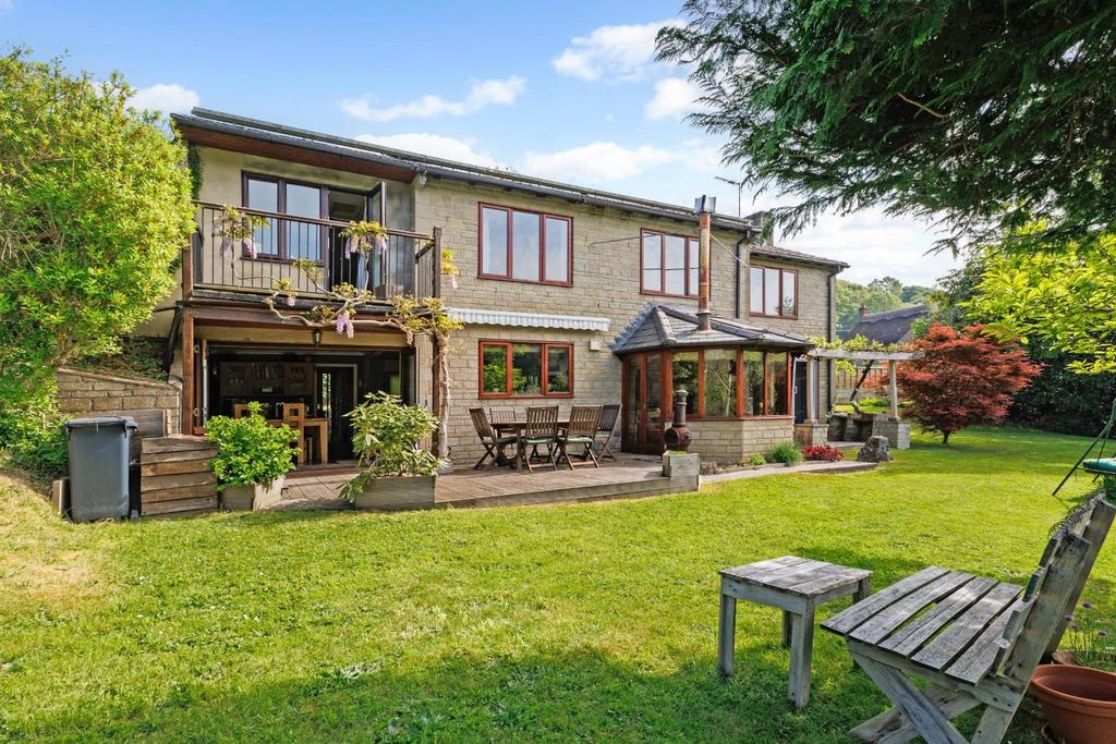 Dinton Road, Fovant 5 bed detached house for sale - £800,000