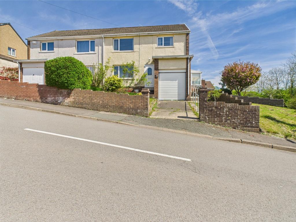 Stonebridge Road, Rassau, NP23 3 bed semi-detached house for sale - £ ...