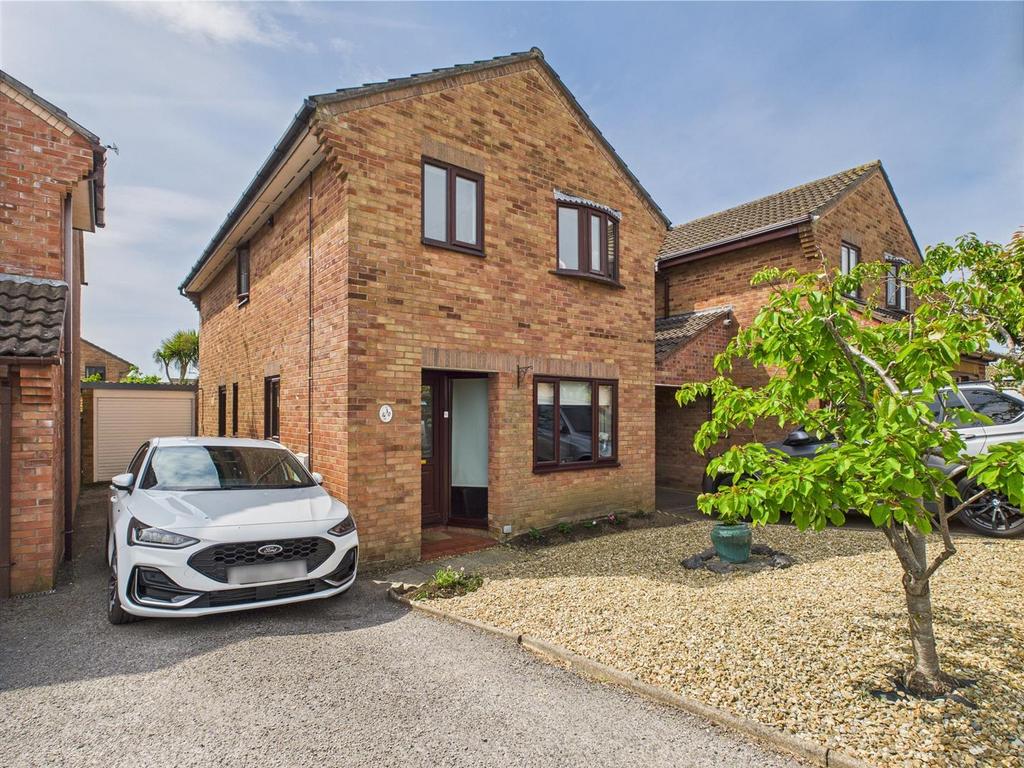 Lime Tree Way, Porthcawl CF36 3 bed detached house - £375,000