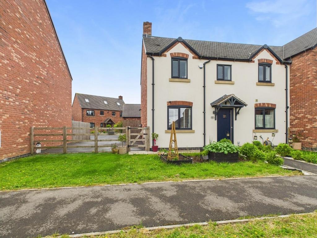 Elms View, Ashbourne DE6 3 bed semi-detached house - £325,000